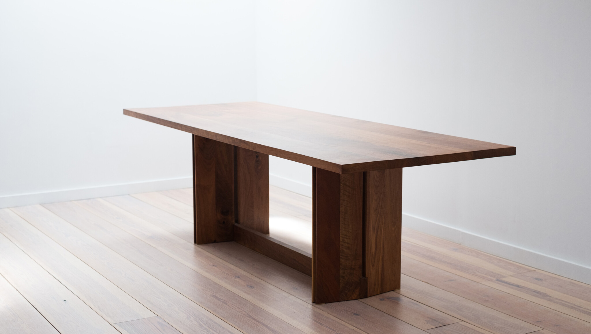 Tapered Dining Table - Stillmade