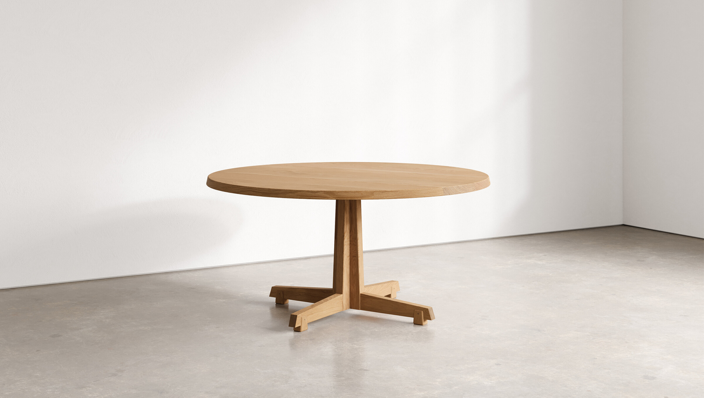 Round Trestle Table - Stillmade